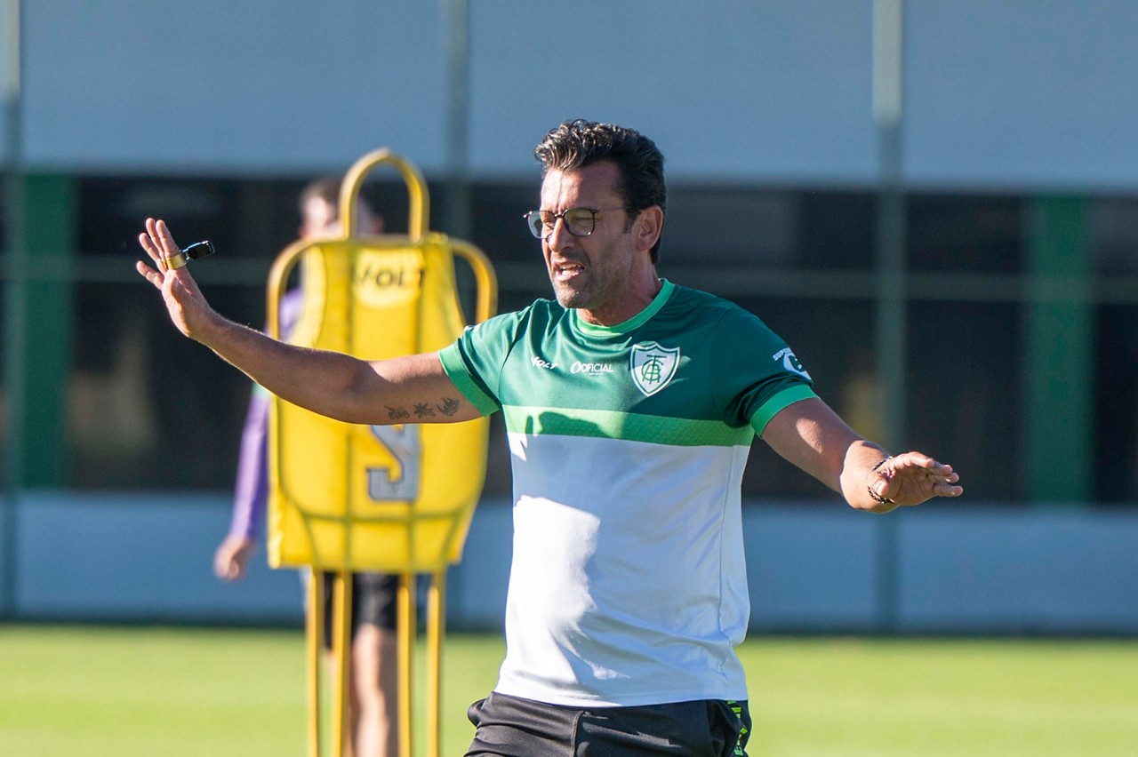 Valentim elogia zagueiro do América escalado de última hora