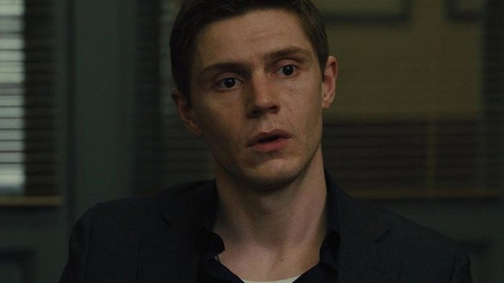 American Horror Story: Evan Peters diz estar empolgado para trabalhar ...