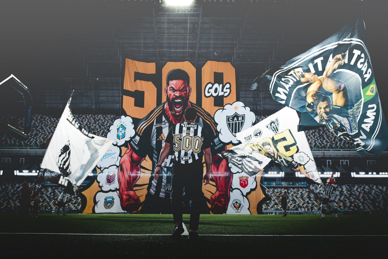 Torcida e Galo fazem homenagens a Hulk pelos 500 gols; confira
