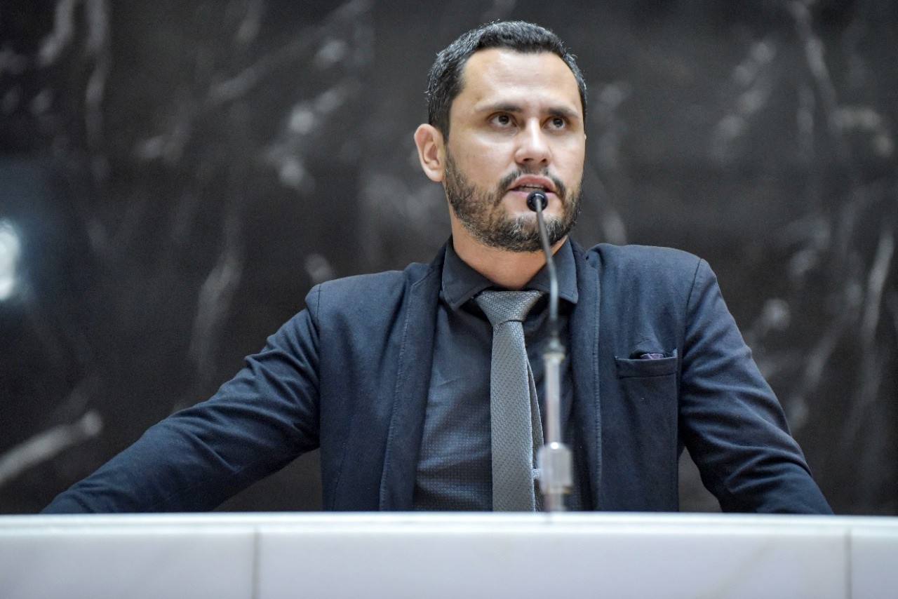 Cleitinho diz que seria ‘uma honra’ concorrer contra Kalil