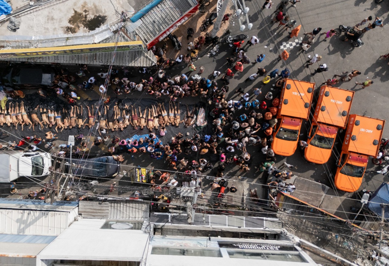 Mortos em megaoperação no Rio passam de 130, diz defensoria