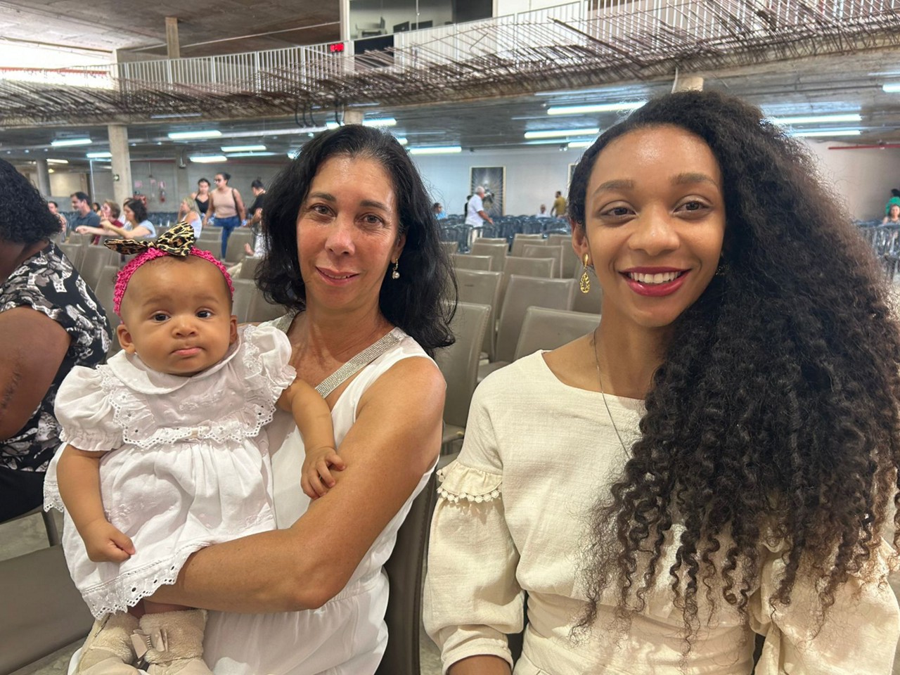 Fiéis participam de missa de Ano Novo na Catedral Cristo Rei com