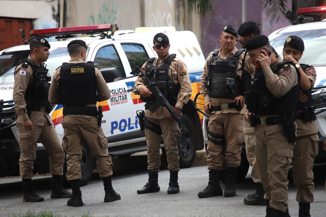 Deputado mineiro quer reverter veto de Lula sobre limite de idade