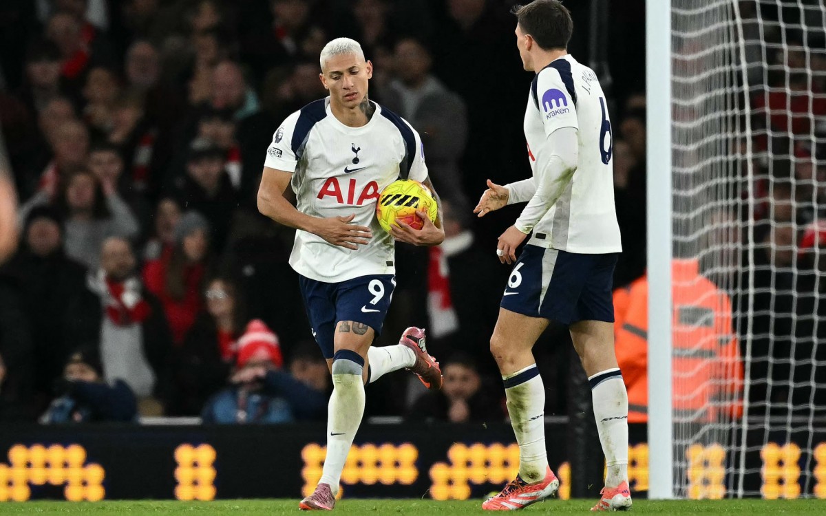 Coincidência? Imprensa americana destaca aumento em gols do meio de campo