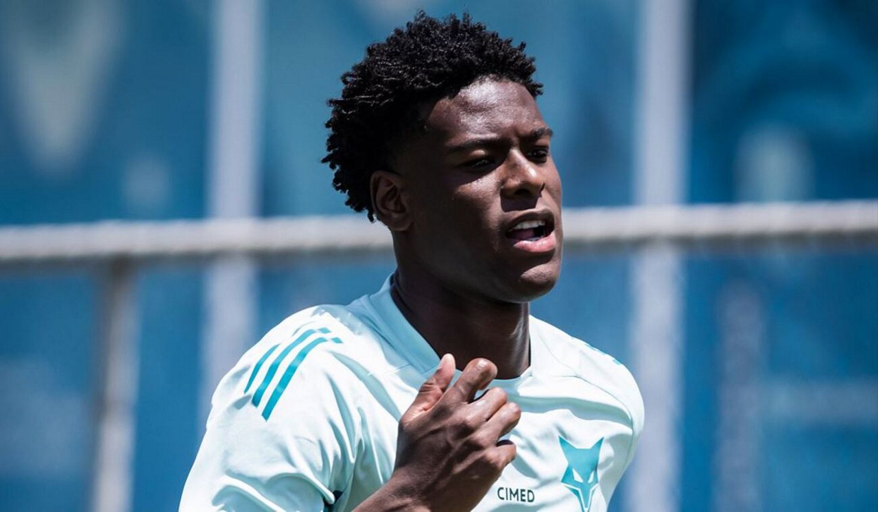 Tite revela decisão sobre situação de Jonathan Jesus no Cruzeiro