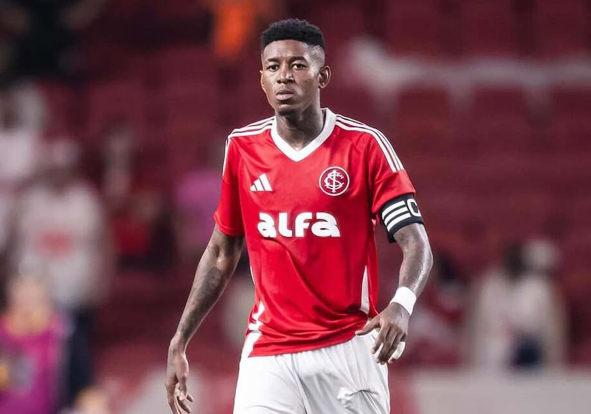 Cruzeiro e Flamengo travam disputa pelo zagueiro Vitão, do Inter