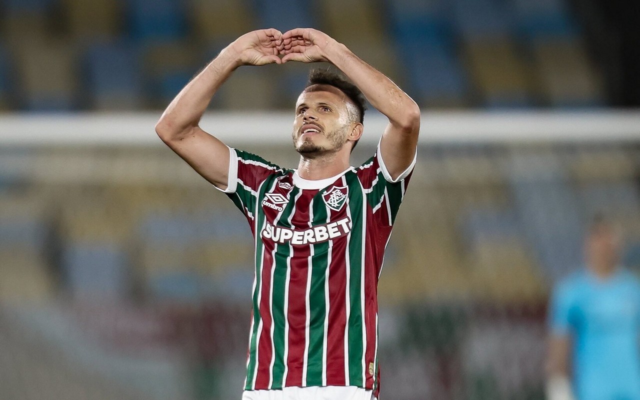 Em grande momento, defesa do Fluminense também brilha no ataque com ...
