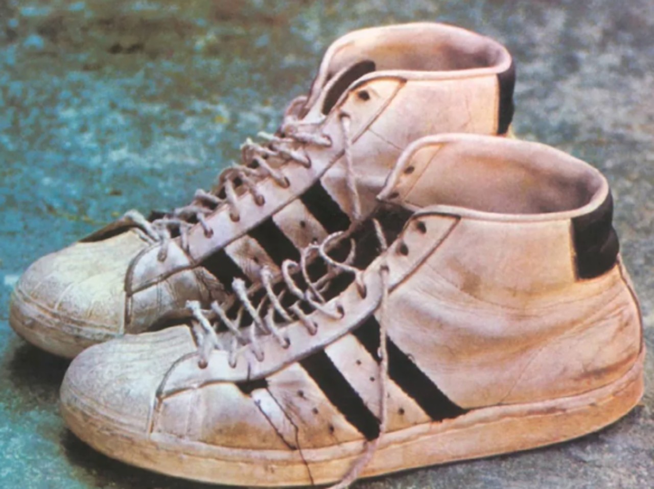 Saiba o que aconteceu com o tênis do disco do tênis de Lô Borges