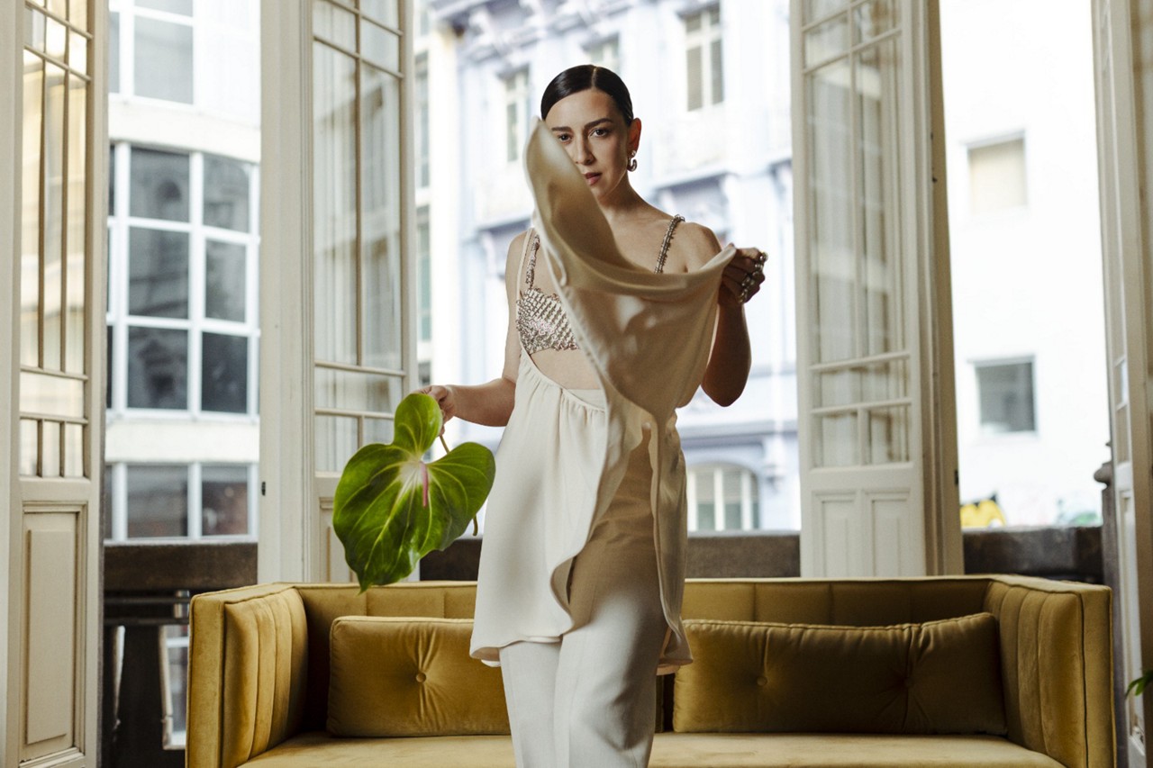 Roberta Sá celebra 20 anos com audiovisual 'Tudo Que Cantei Sou'