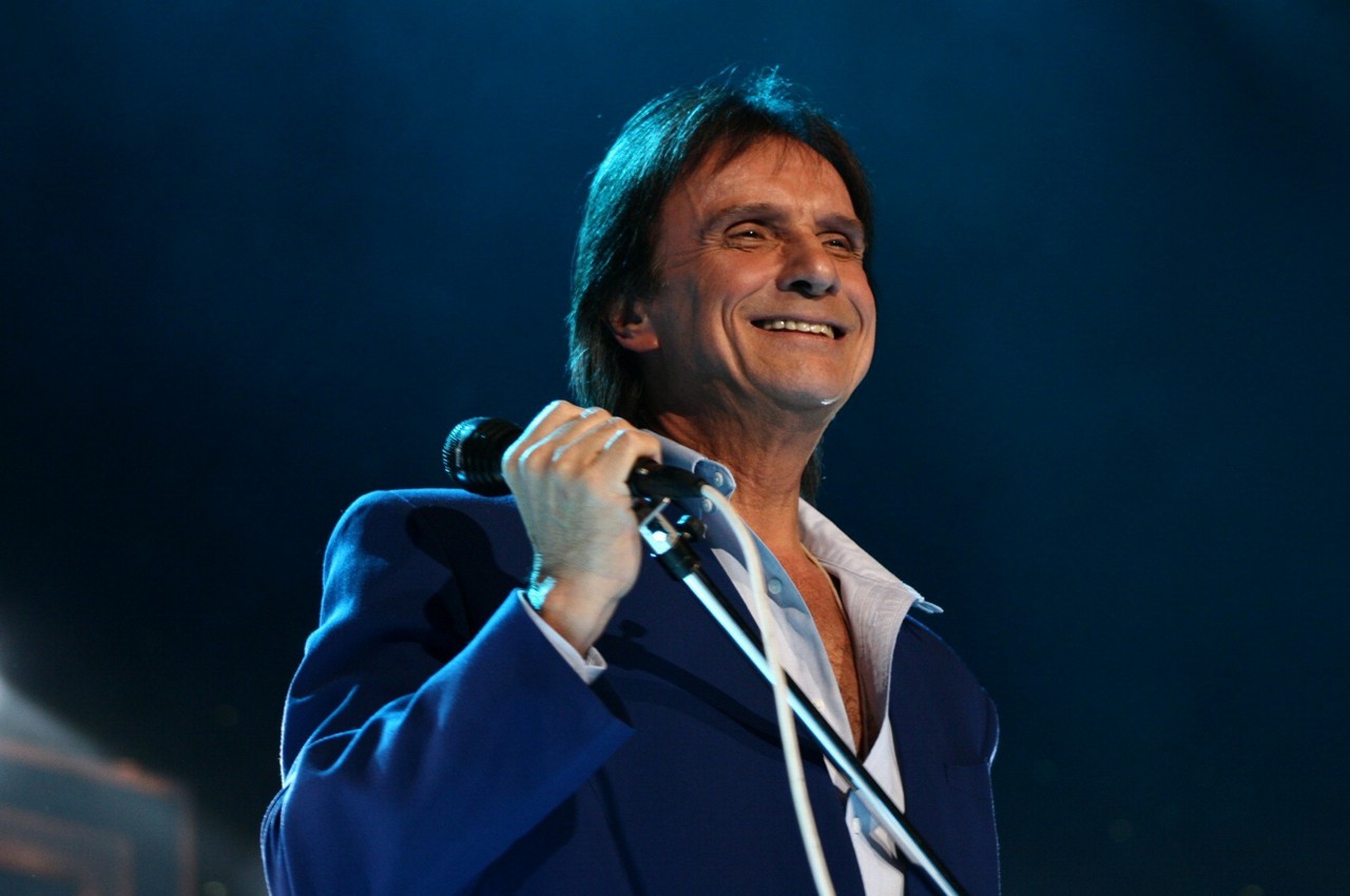 Roberto Carlos sofre acidente em gravação do Especial da Globo