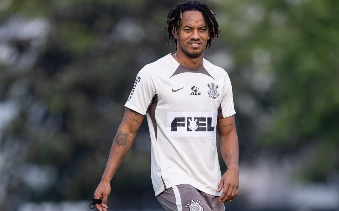 Escalação: Corinthians terá Carrillo e mudança de esquema contra o Vitória
