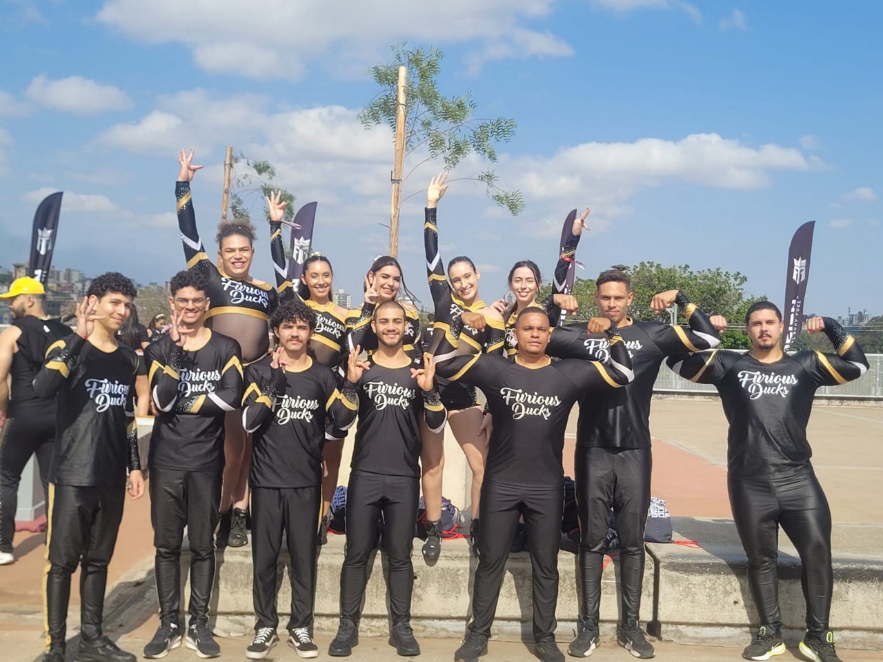 Cheerleading também é modalidade esportiva e atrai curiosos