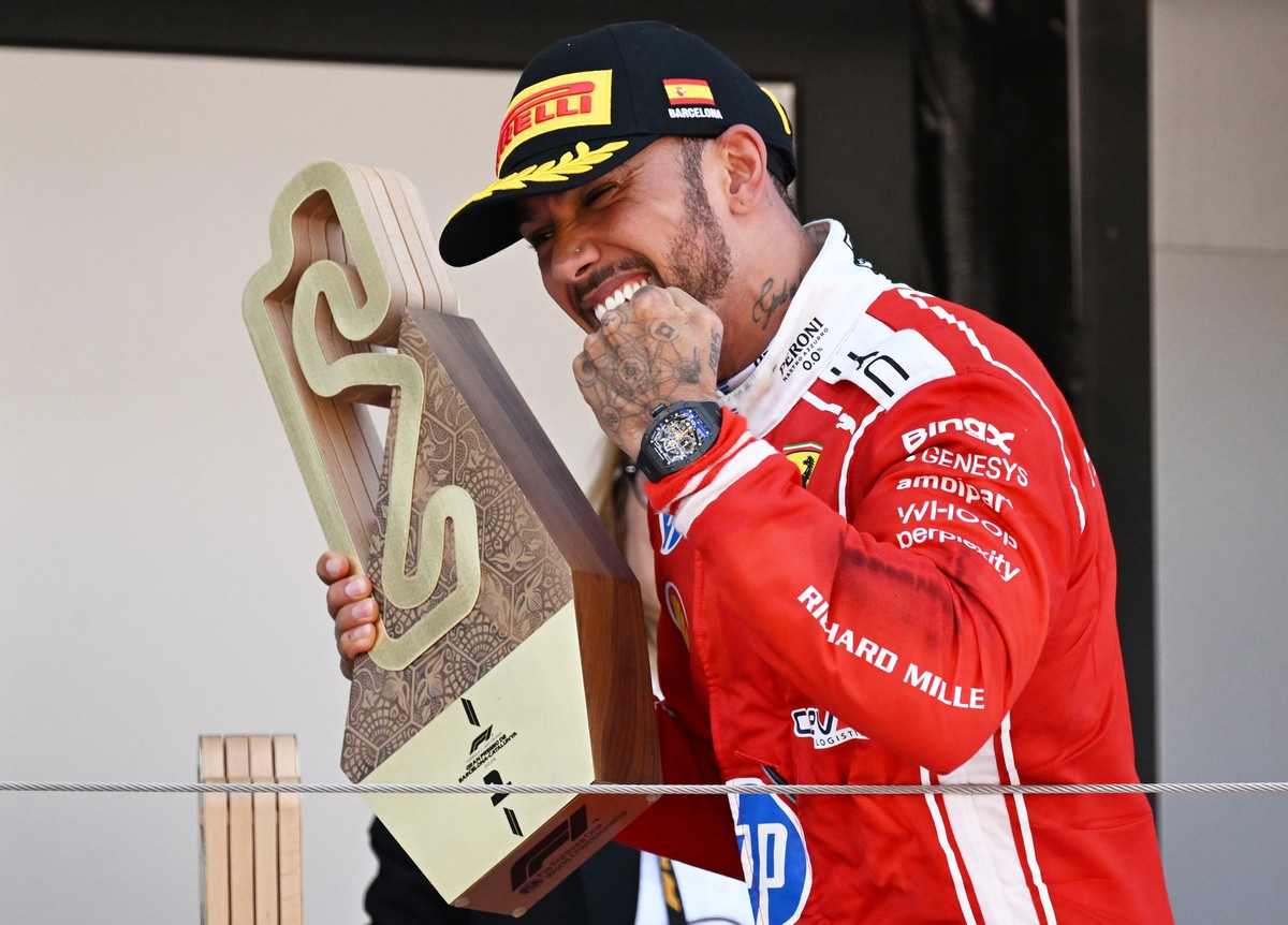 Hamilton enfim vence pela Ferrari e reacende a chama da disputa p