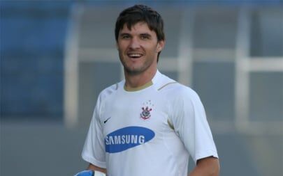 Fluminense 0 x 2 Corinthians no Brasileirão 2005; líder vence com dois ...