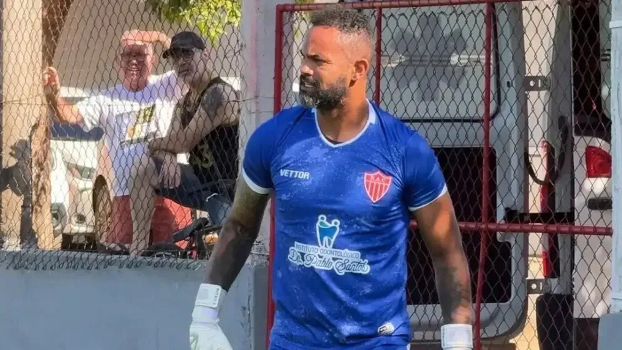 Goleiro Bruno tem data para jogar competição oficial após 2 anos