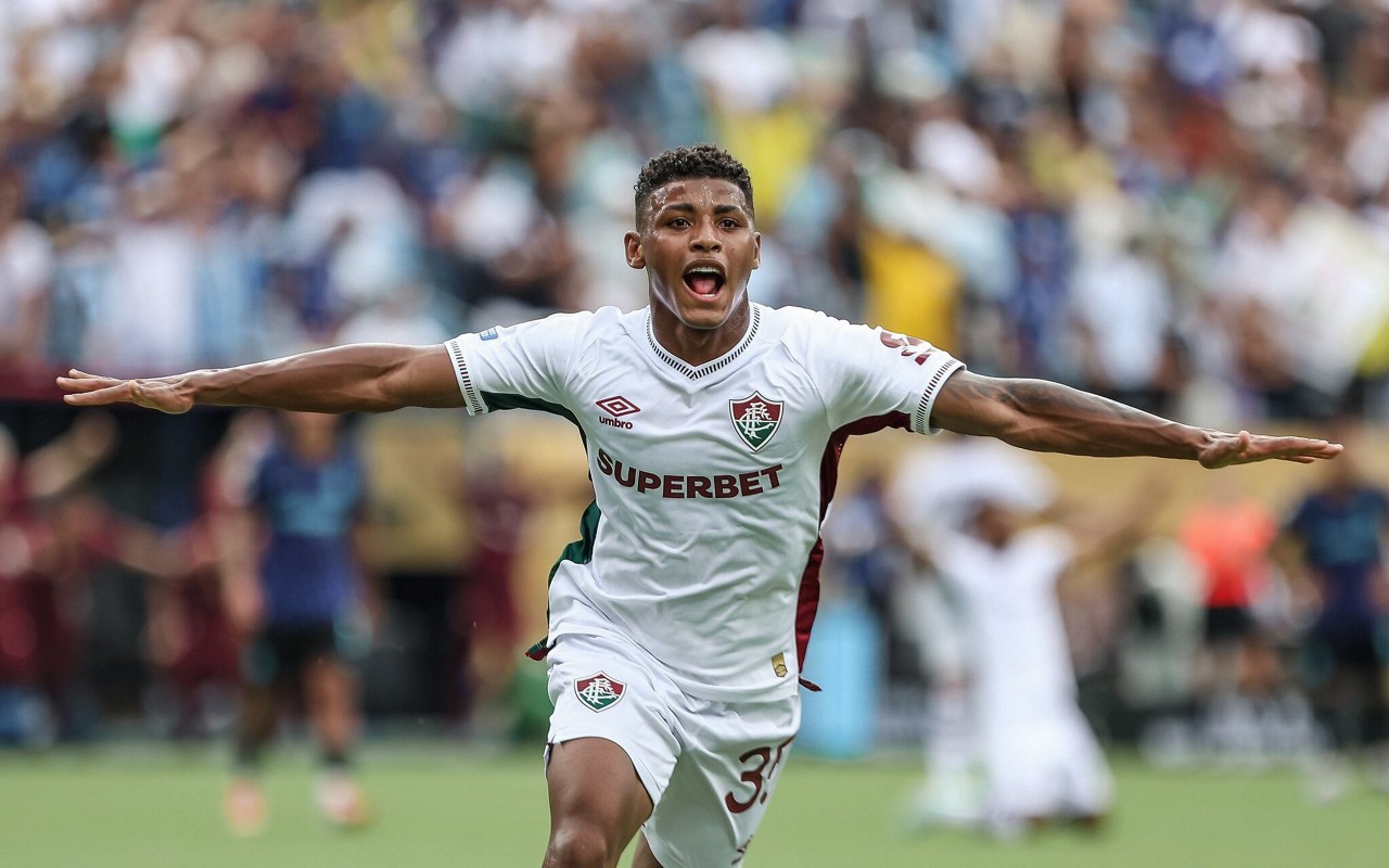Hércules atinge marca expressiva com a camisa do Fluminense