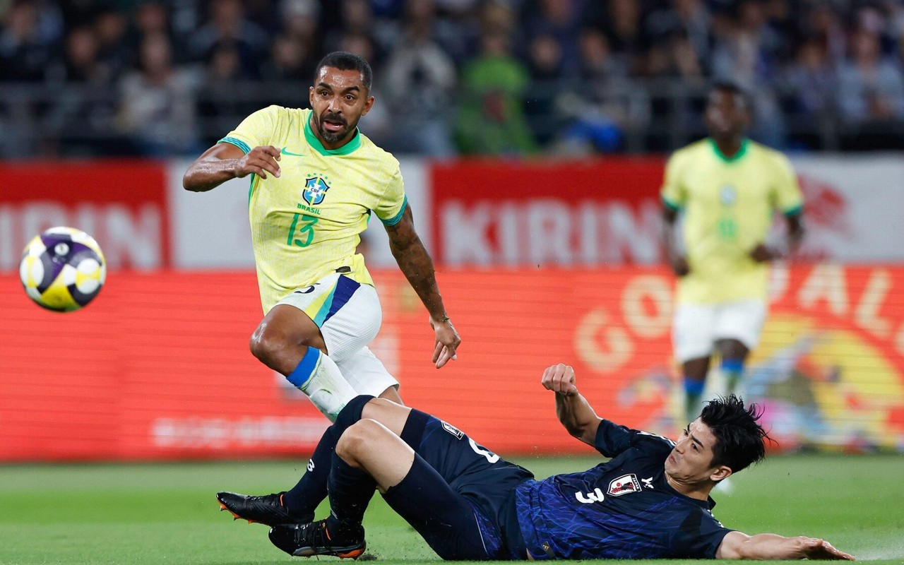 Lateral-direito improvisado e Paulo Henrique no banco: veja provável ...