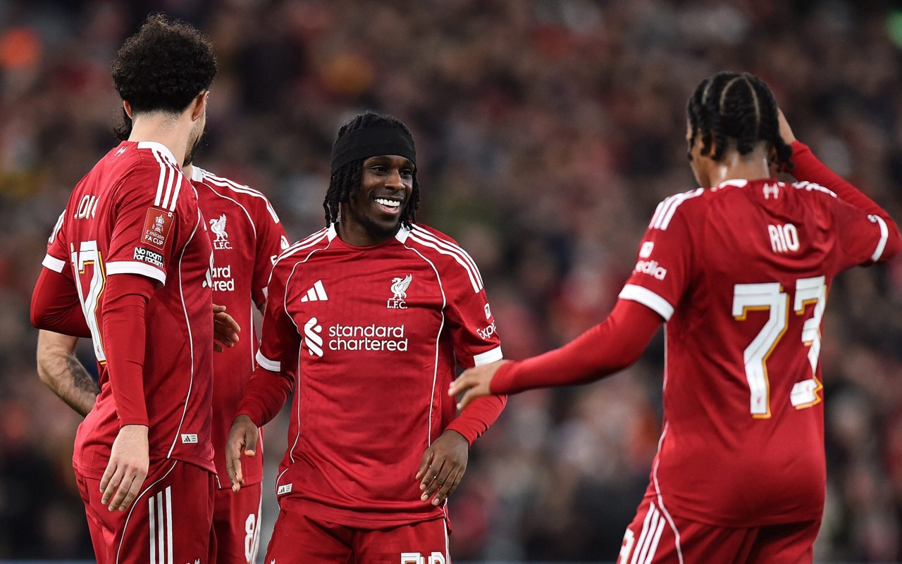 Liverpool vence Barnsley em Anfield e classifica na Copa da Inglaterra