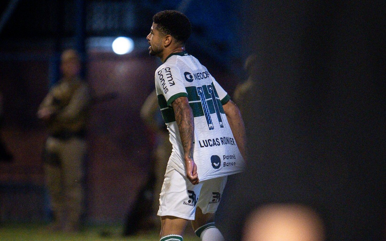 Lucas Ronier chega a sete gols e supera temporada de estreia no Coritiba