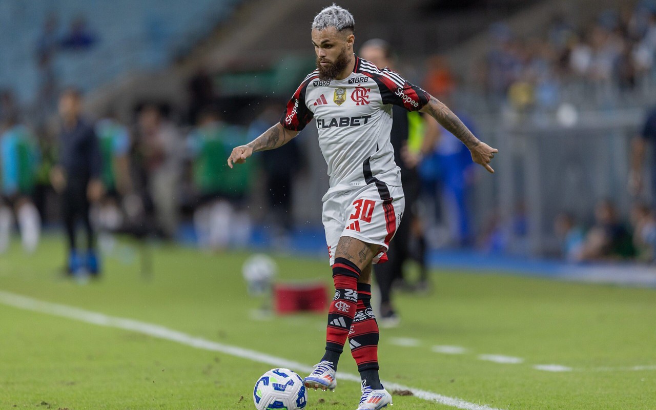 Michael, do Flamengo, passa por exames médicos no Ninho do Urubu; veja ...