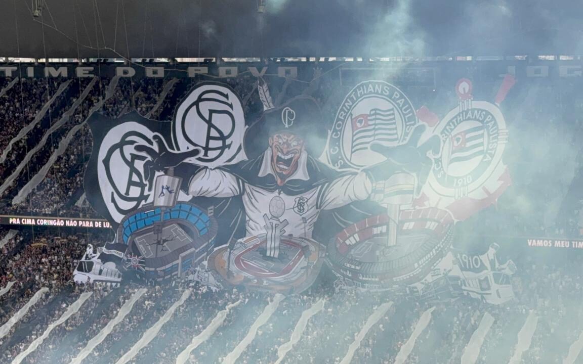 Mosaico da torcida do Corinthians provoca Inter e relembra títulos da ...