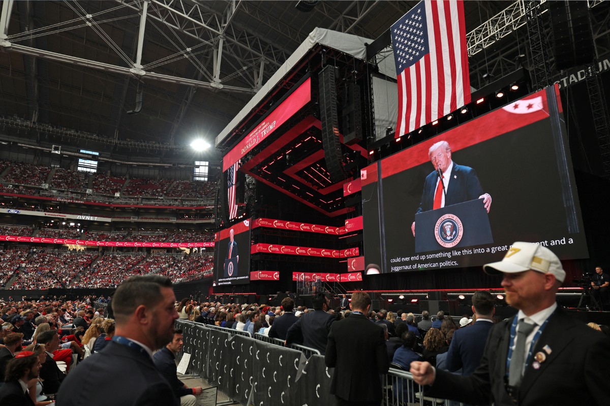 Trump homenageia Kirk em evento que chamou atenção internacional