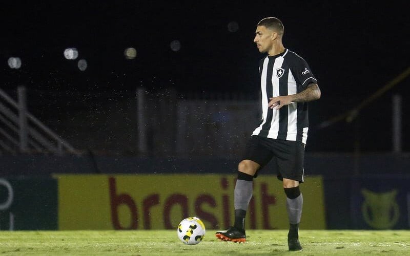 Philipe Sampaio se despede do Botafogo ao fim do contrato: 'Anos especiais'