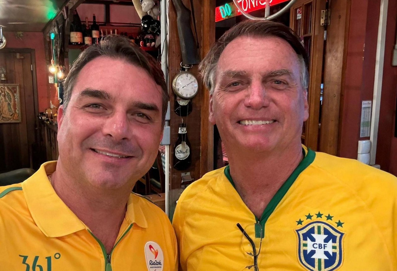 Flávio diz que Bolsonaro o escolheu como candidato à presidência