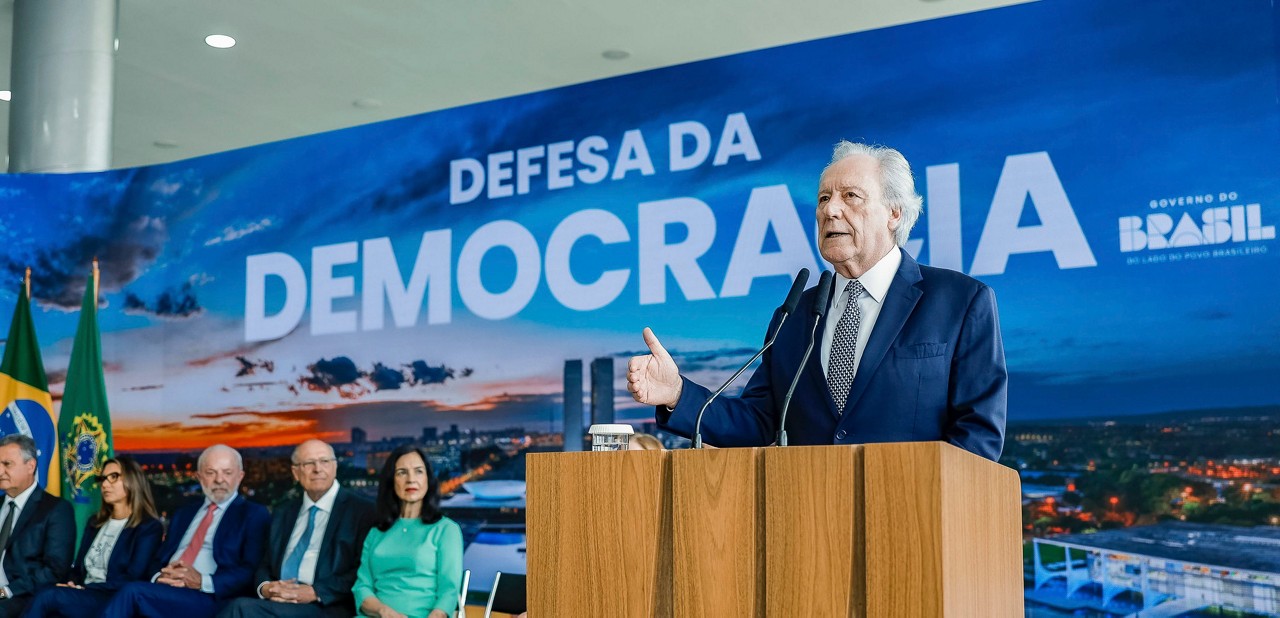 Lewandowski confirma a Lula saída do Ministério da Justiça