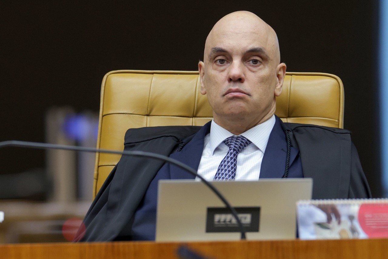 Master expõe Moraes e oposição quer novo pedido de impeachment