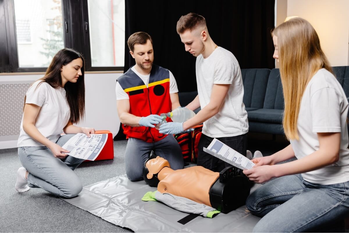 Primeiros socorros: como agir em emergências comuns do dia a dia