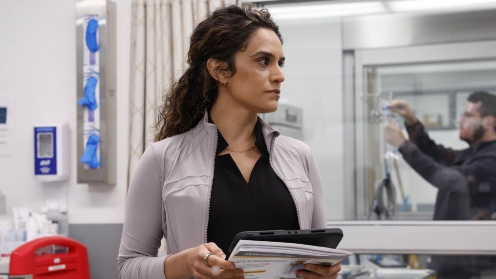 Quem é a Dra. Al-Hashimi? Explicamos a substituta de Dr. Robby em The Pitt