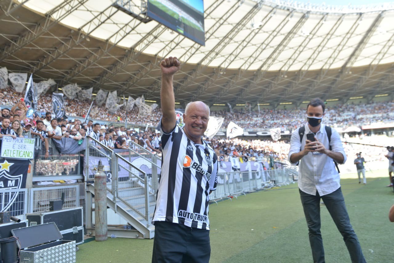 Reinaldo cita escolhas na carreira após Galo negar saída de Hulk