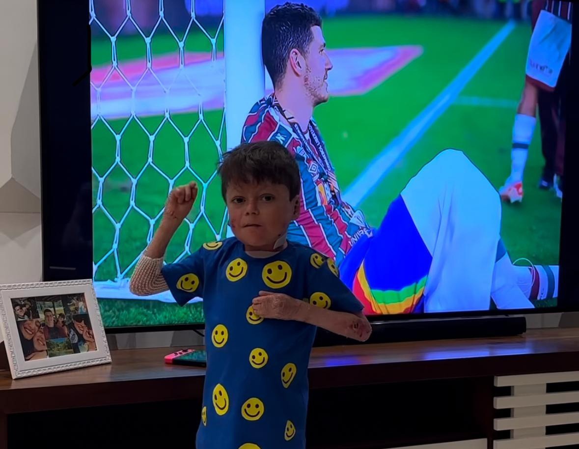 Vascaíno Gui, de 8 anos, é atacado após cantar hino do Fluminense e mãe ...