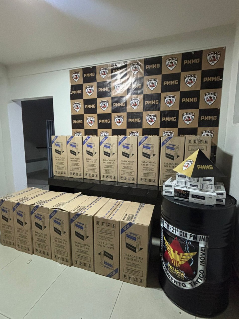 Homem é preso com sete mil maços de cigarro contrabandeados