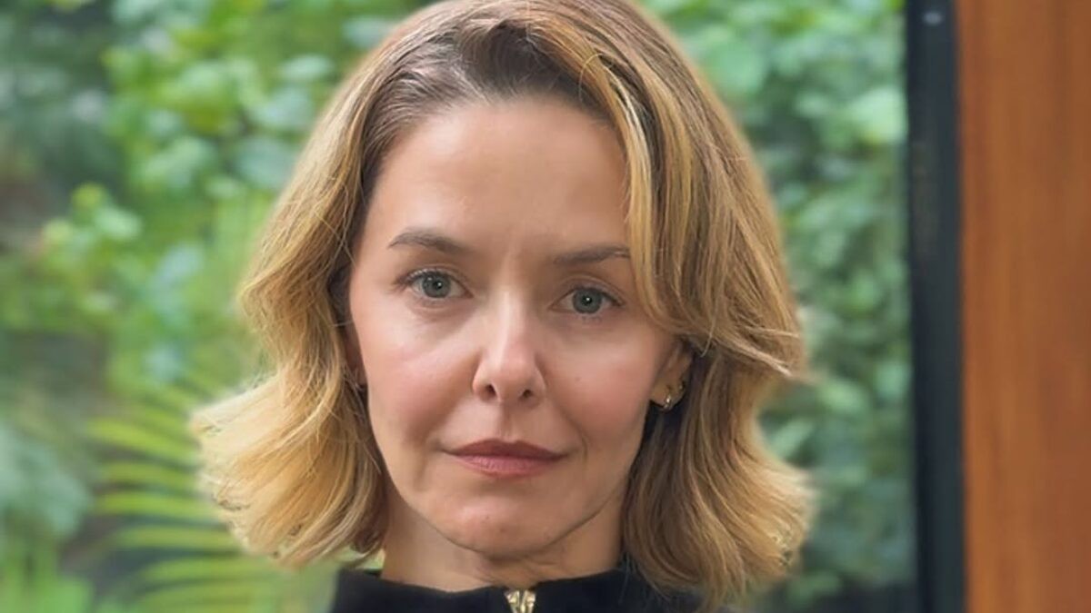 Bianca Rinaldi surge completamente nua em foto e reflete sobre ...