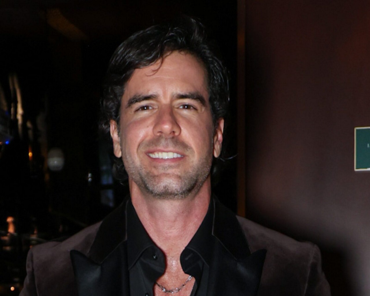 Marcos Pitombo revela que homem o persegue há mais de um ano