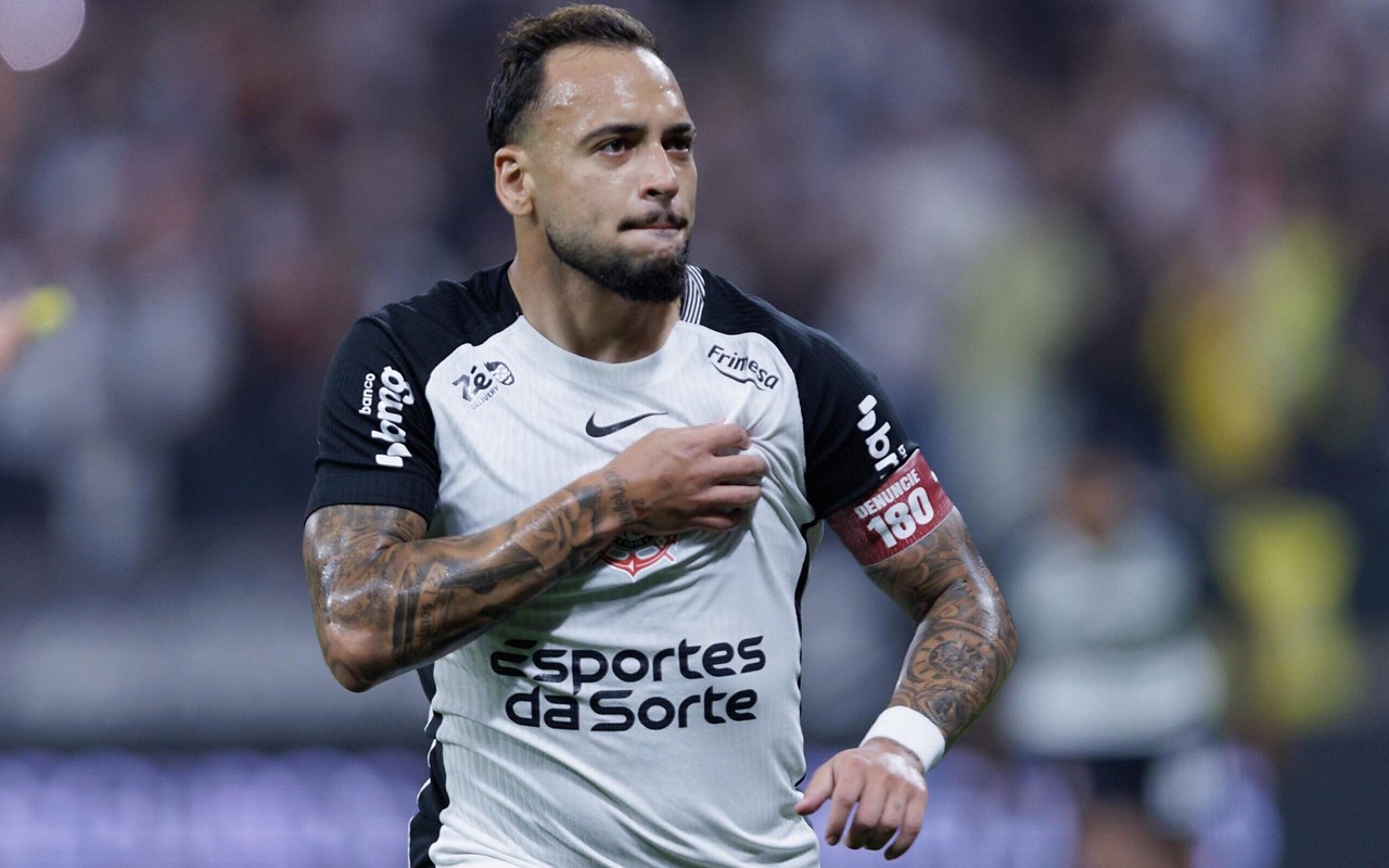 Torcedores do Corinthians mandam recado a Maycon após acerto com ...