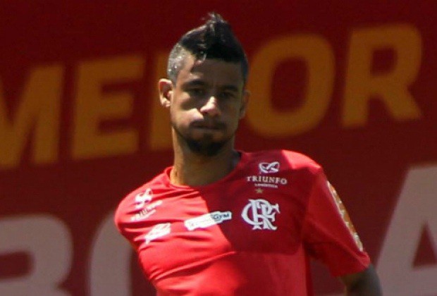 Ex-Flamengo, Léo Moura é anunciado pelo Santa Cruz