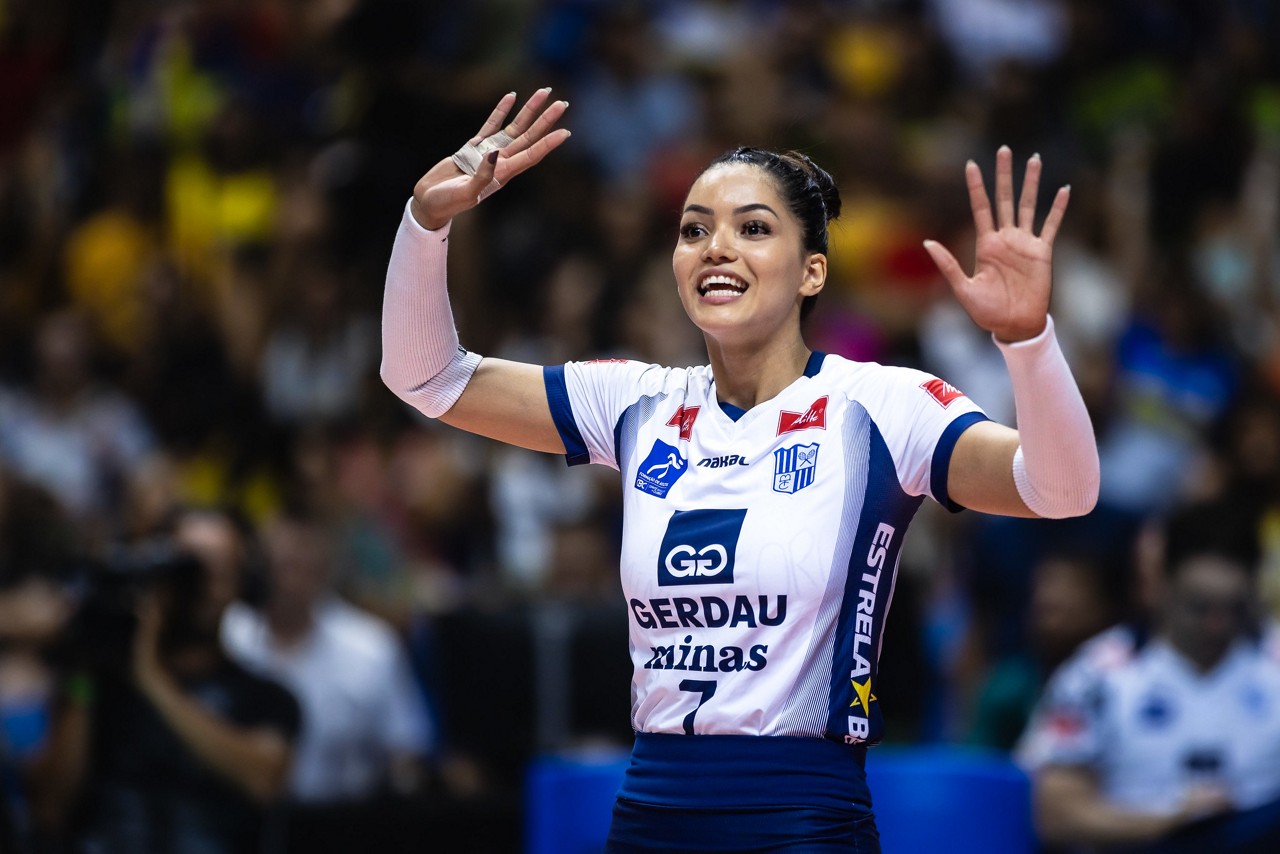 Gerdau Minas acerta o retorno da líbero Nyeme