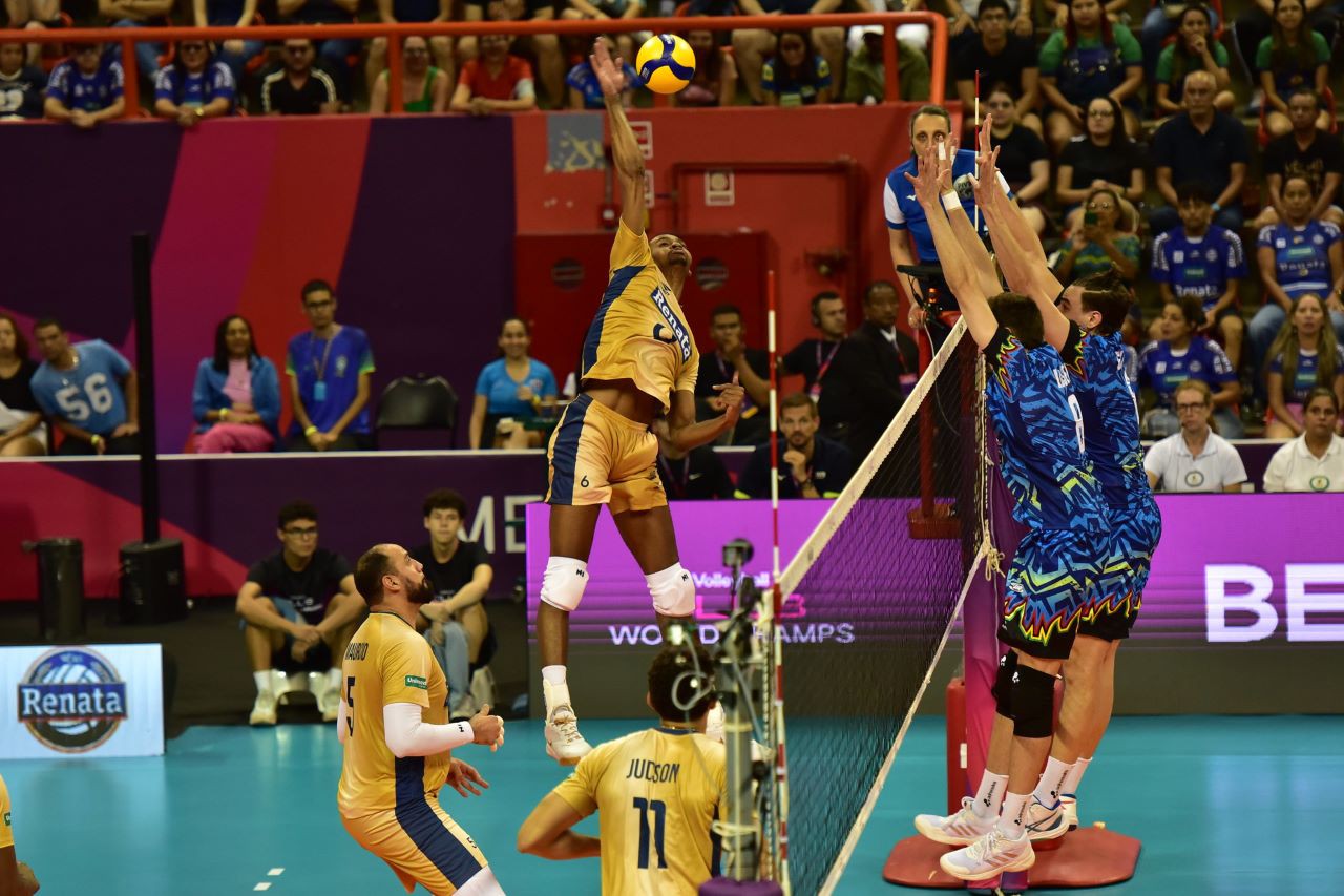 Vôlei Renata perde para Perugia e fica fora da final do Mundial