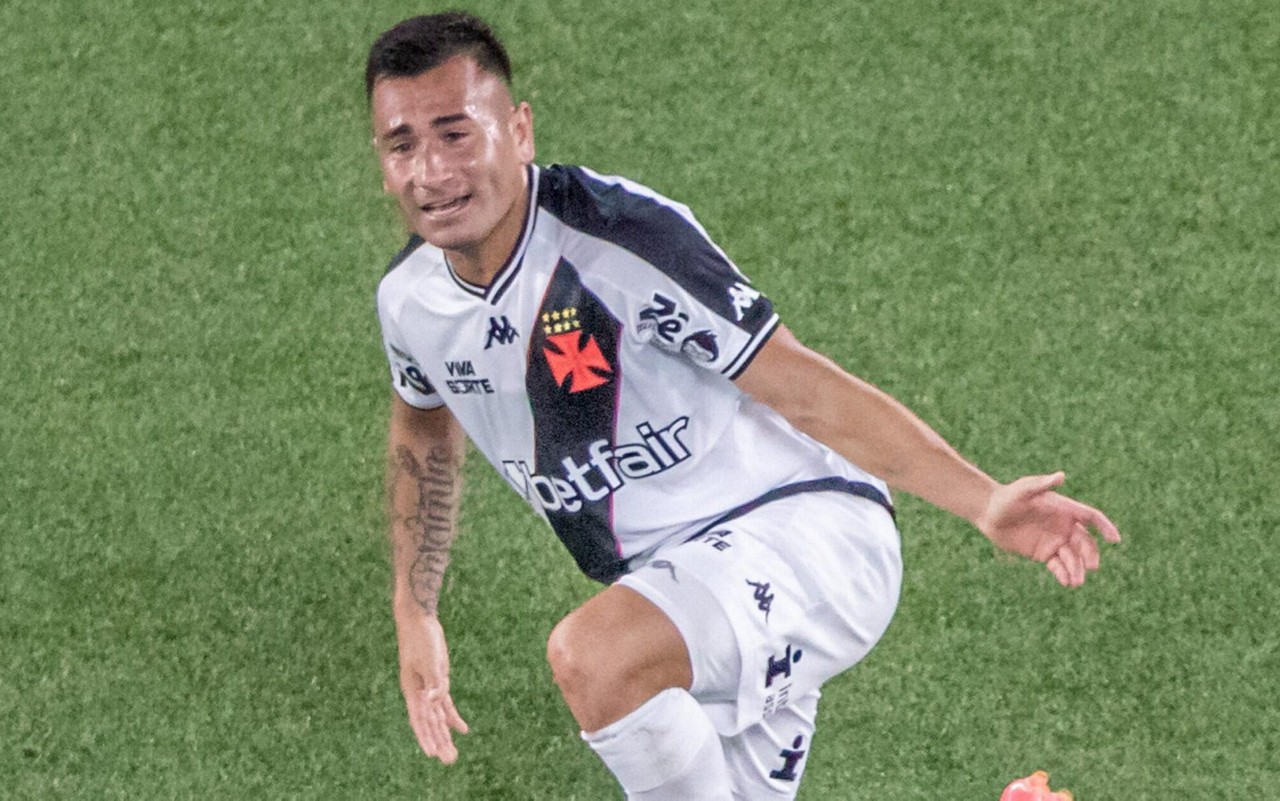 Vasco rescinde contrato com Jean David